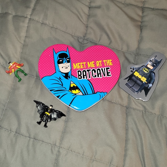 Source Unknown | Toys | Batman Tin Bundle Of Toys And Puzzle 4 Pc ...